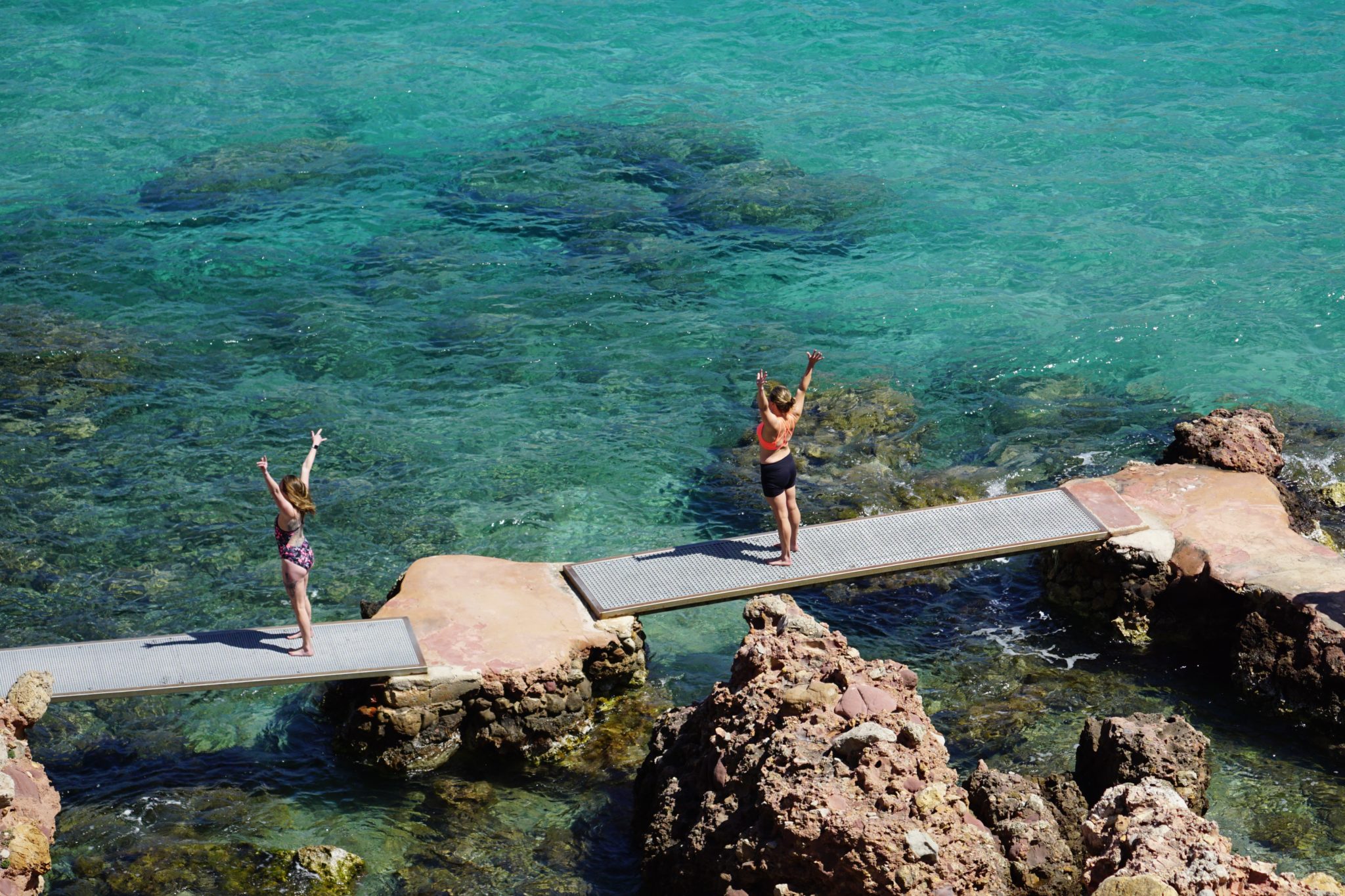 Wild Swim Menorca Retreat – SURF SISTAS